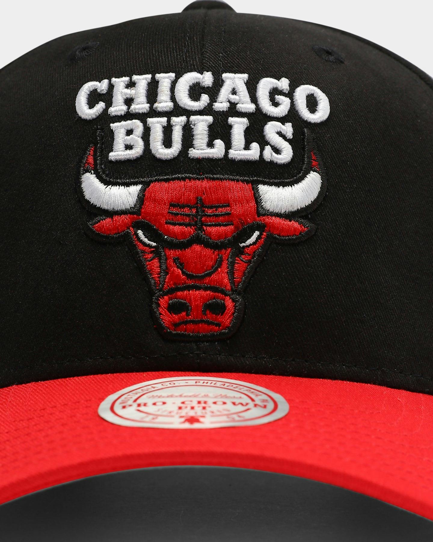 Mitchell & Ness Chicago Bulls Chin It Pro Crown Snapback Black ...